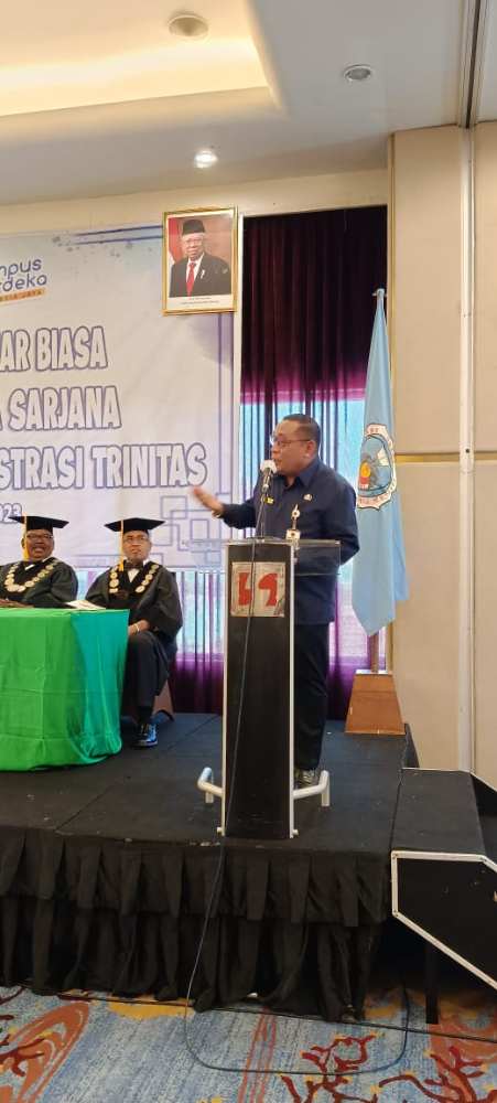 Hadiri Wisuda Sarjana, Gubernur MI Harap STIA Trinitas Tingkatkan ...