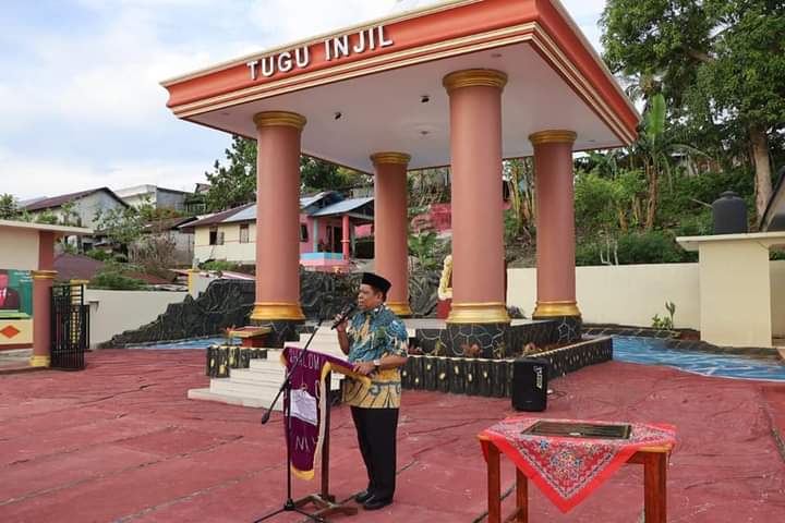 Berita Foto: Walikota Tual Resmikan Tugu Injil Desa Taar