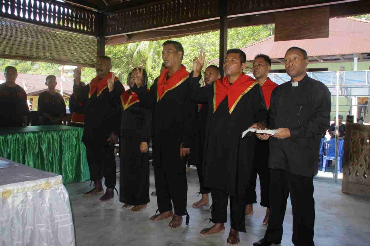 Pj Walikota Ambon Lantik Saniri Negeri Rutong